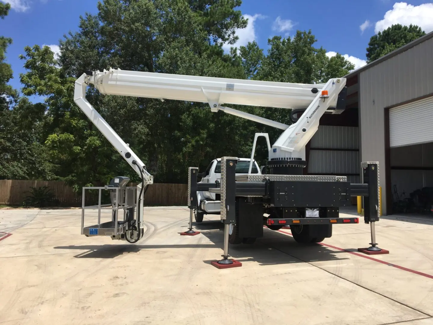 Renting a Mobile Elevated Work Platform | Blade Platforms