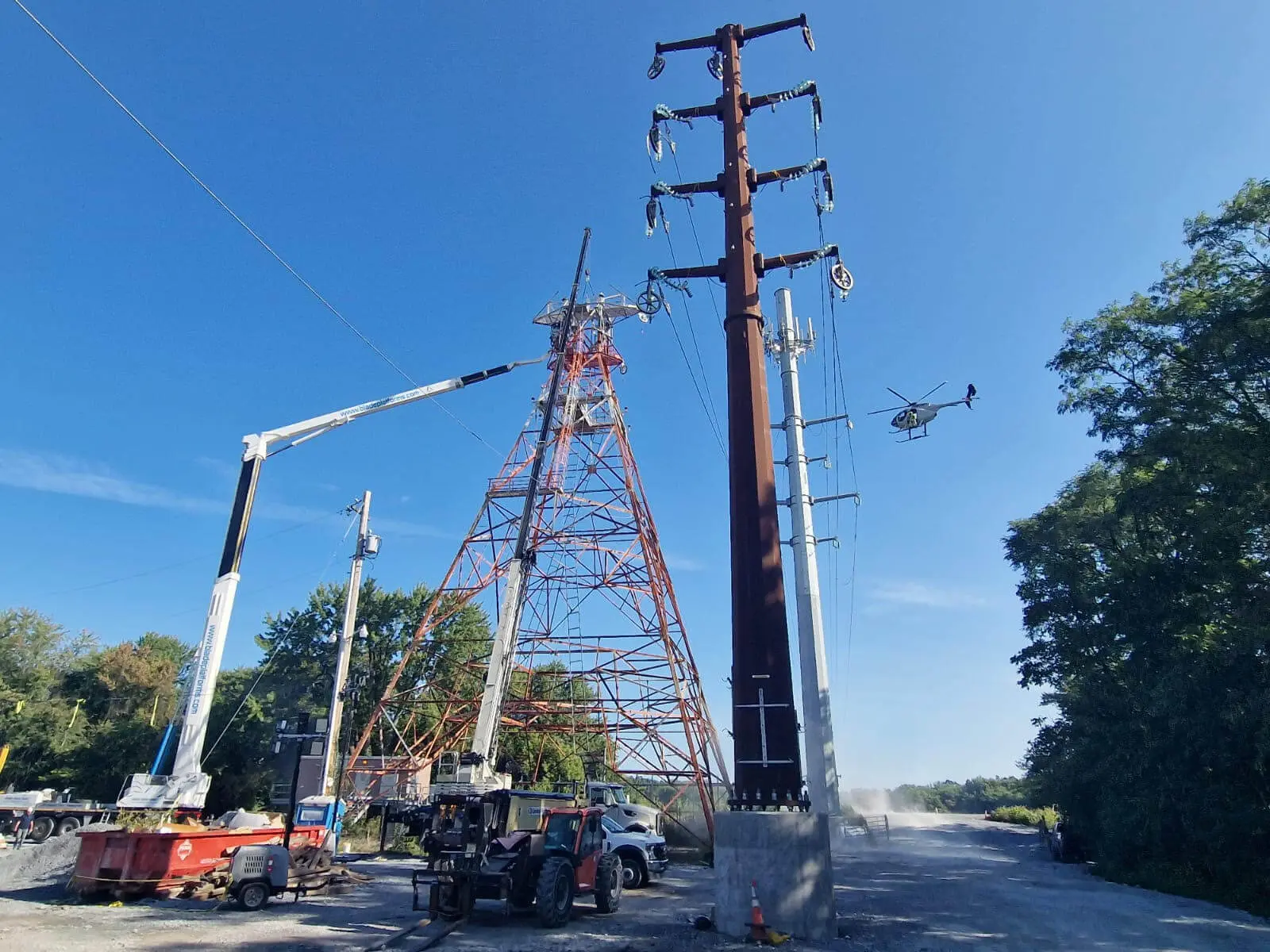 Palfinger WT1000 Aerial Lift v.s. Bronto S341HLA - Blade Platforms