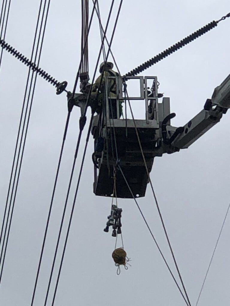 Transmission & Distribution | Blade Platforms - Bucket Truck Rental